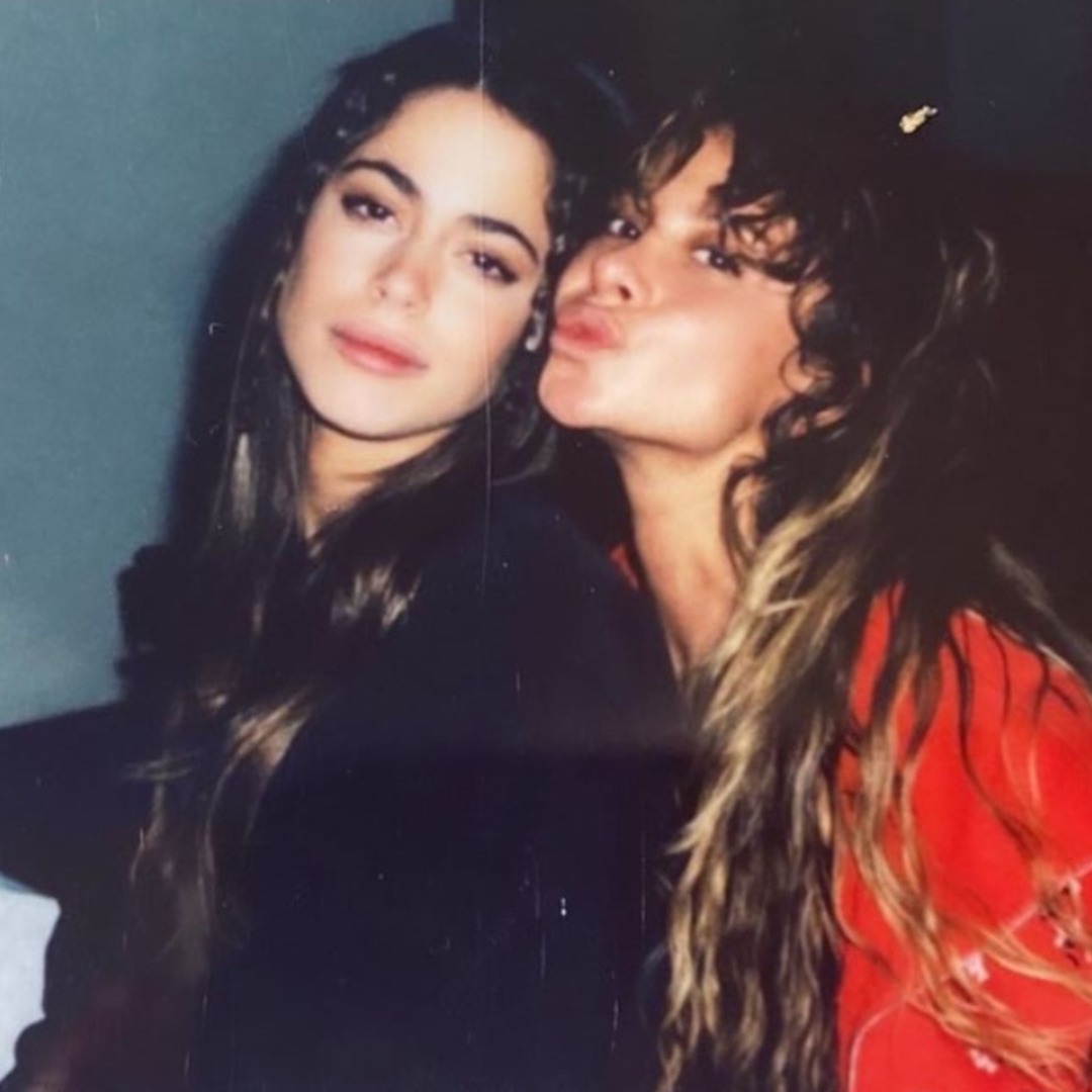 TINI y Cami se hicieron el mismo tatuaje ¡Míralas! - E! Online Latino - MX TINI y Cami se hicieron el mismo tatuaje ¡Míralas! - E! Online Latino - MX
